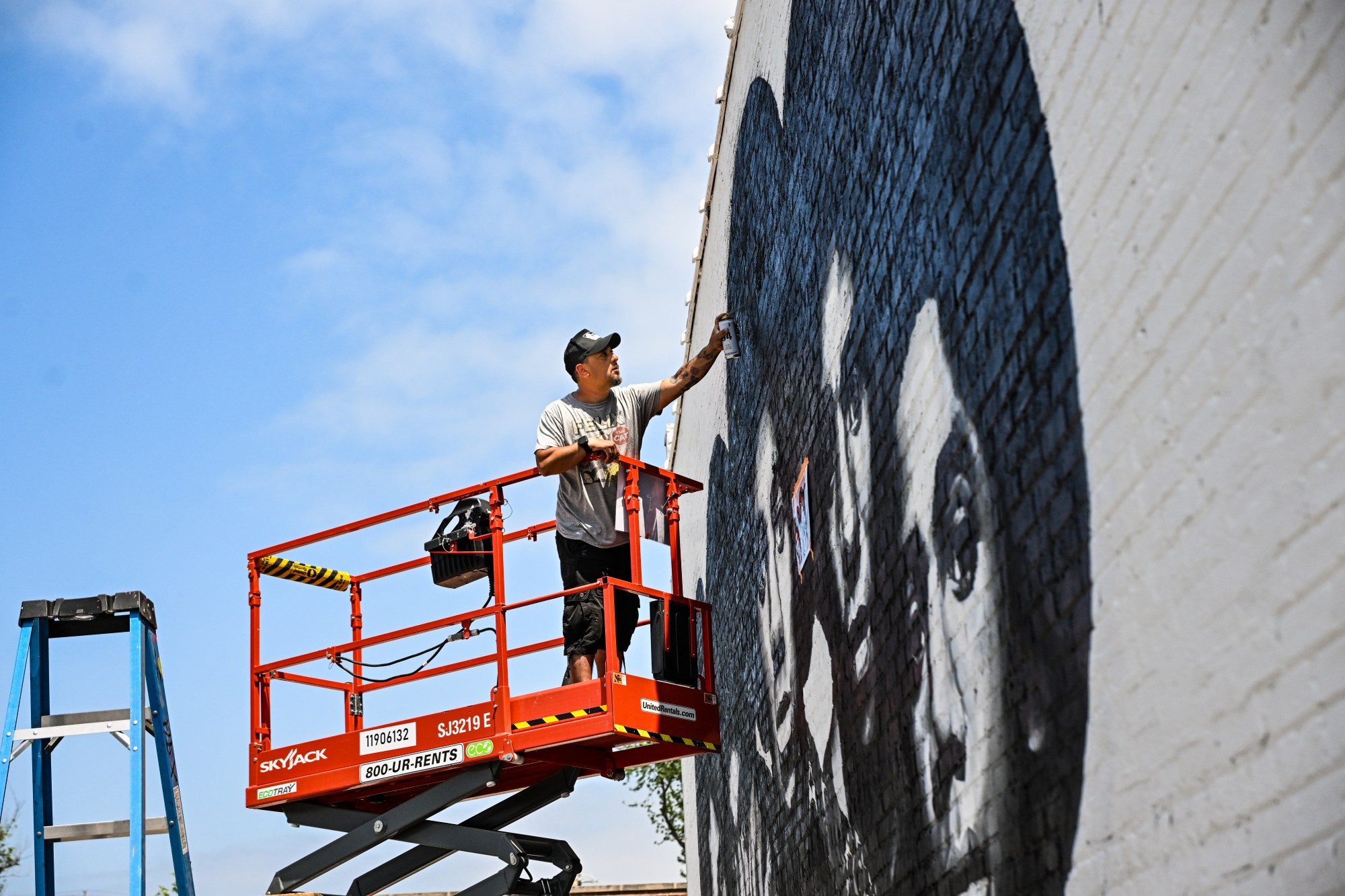 Gary Unveils New Jackson 5 Mural on Lake Street - Capital B Gary