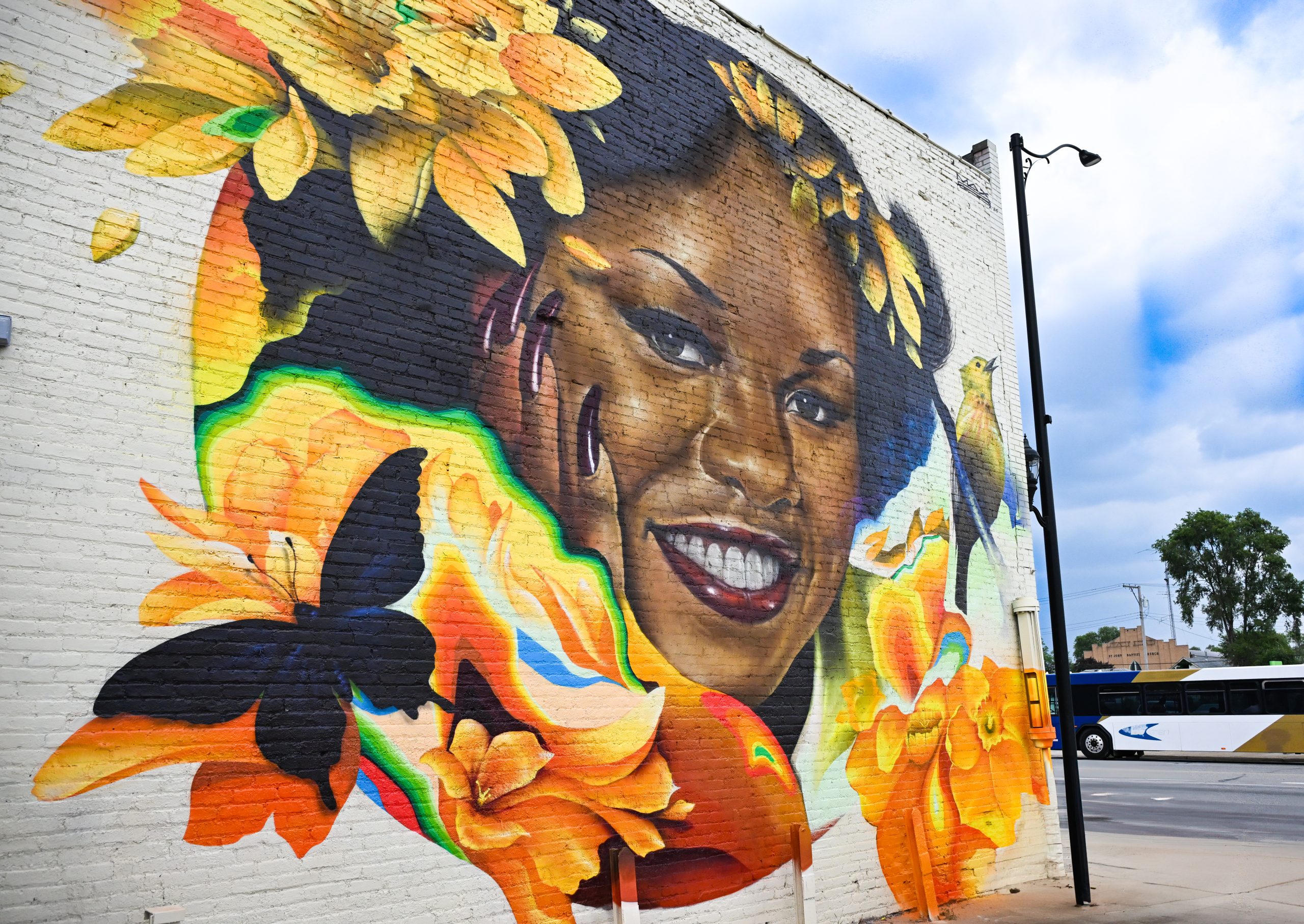 Gary Honors Deniece Williams with New Mural