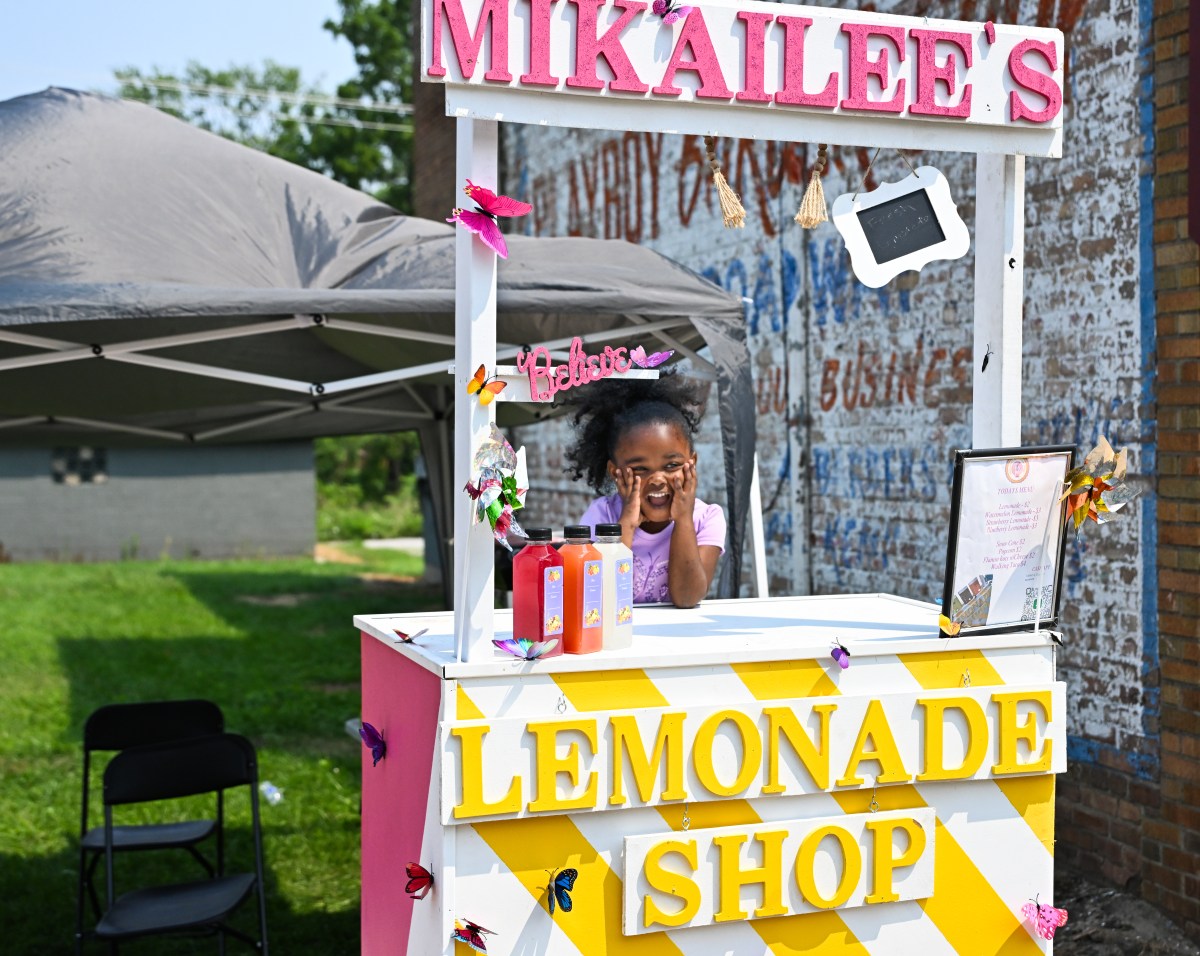 Mother Inspires Daughter to Open First Lemonade Stand - Capital B Gary
