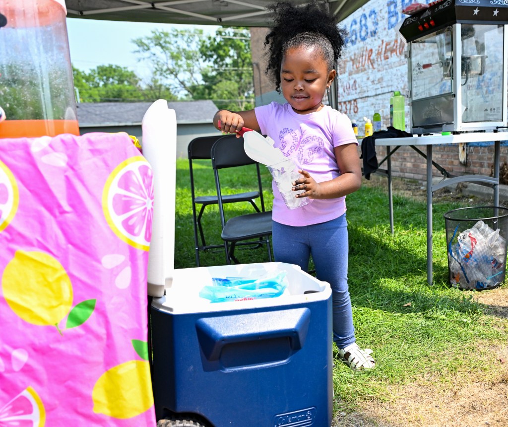 Mother Inspires Daughter to Open First Lemonade Stand - Capital B Gary
